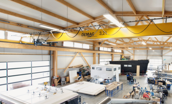 Hallenbau mit Kranbahn - Effiziente Materialbewegung