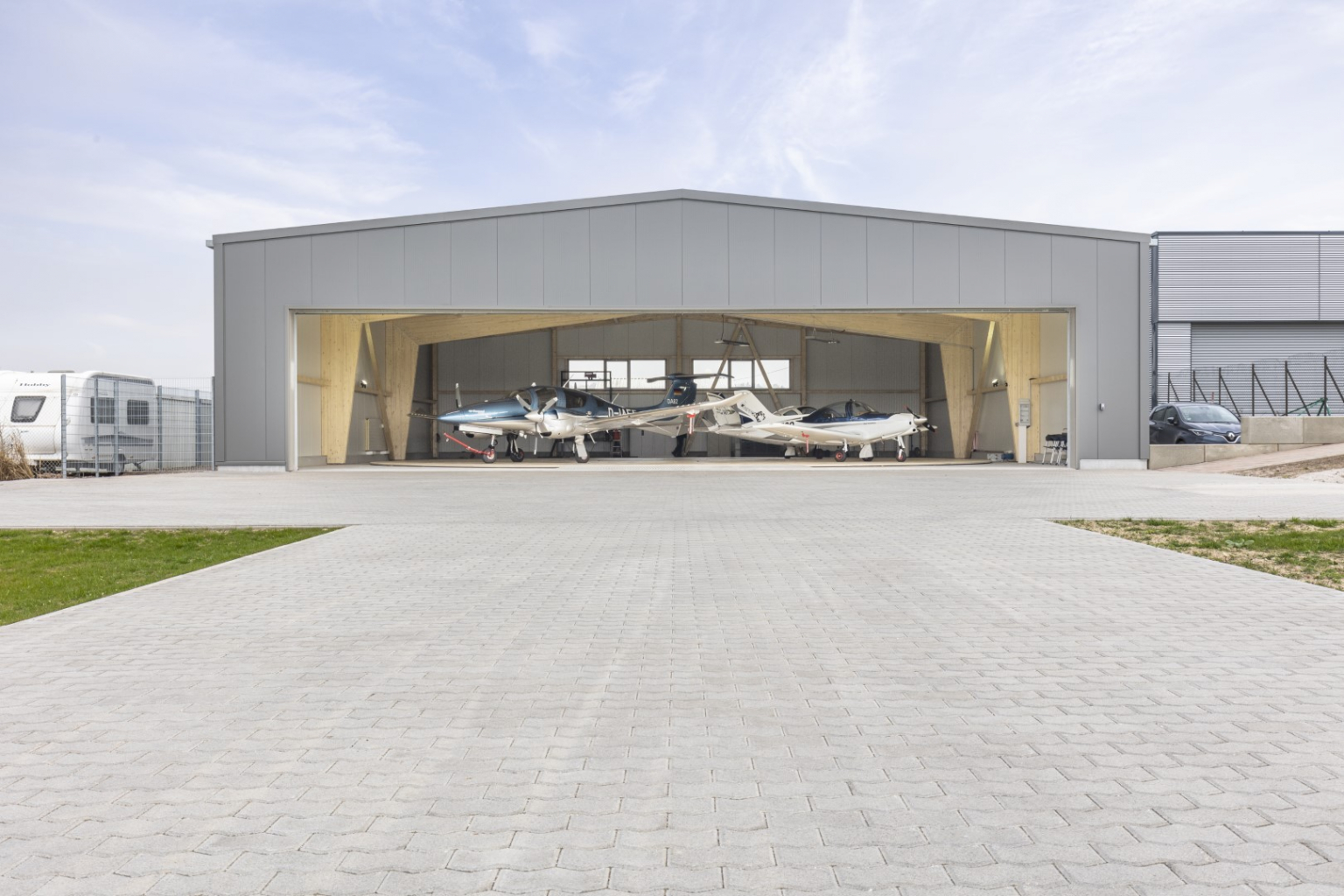 Airplane hangars with timber structure by LIGNA systems