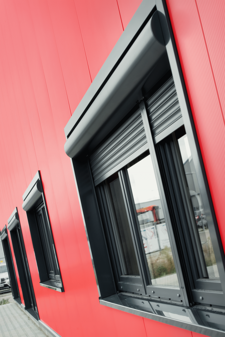 Aluminum perimeter frames for hall construction - Stable and modern ...