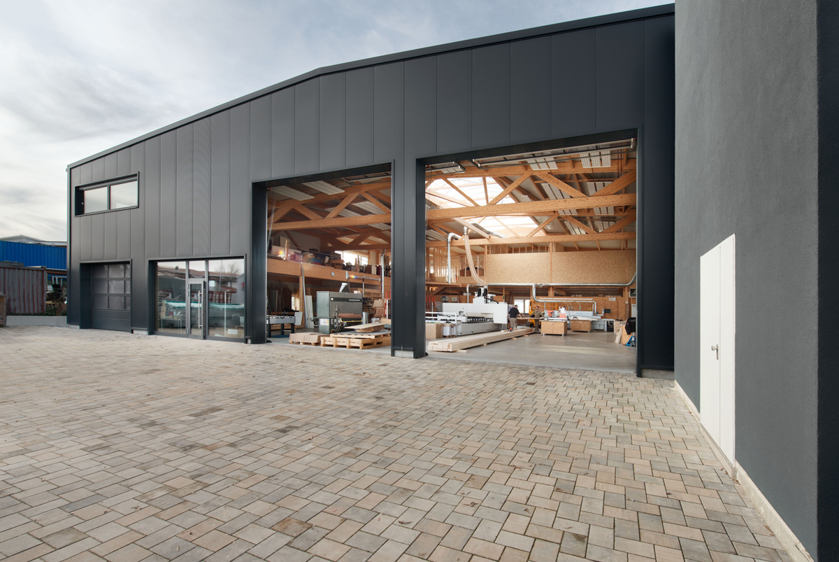 Referenzen: Produktionshallen & Industriehallen - Ligna Systems