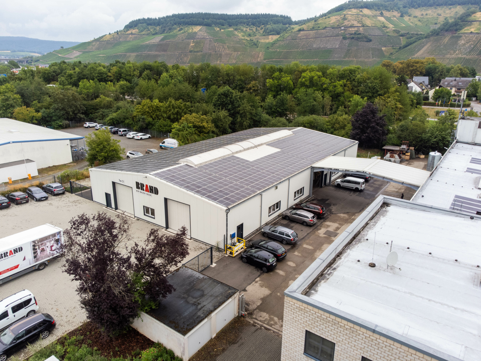 Sustainable Timber Structures for Industrial and Logistics Buildings. LIGNA systems®|