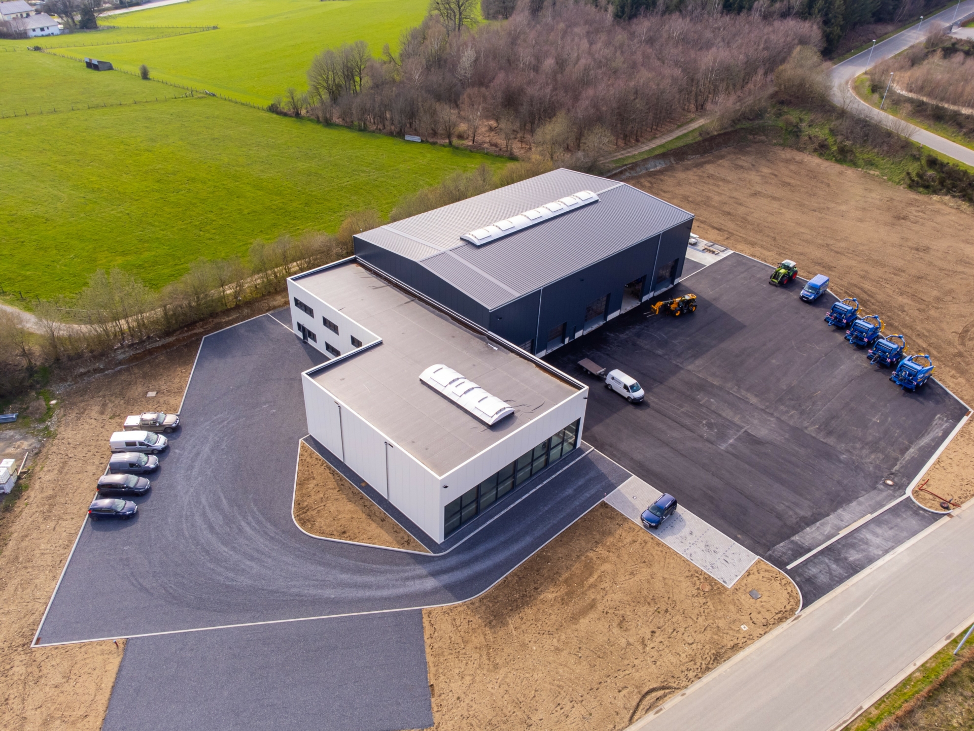 Wooden halls in modular construction by LIGNA systems