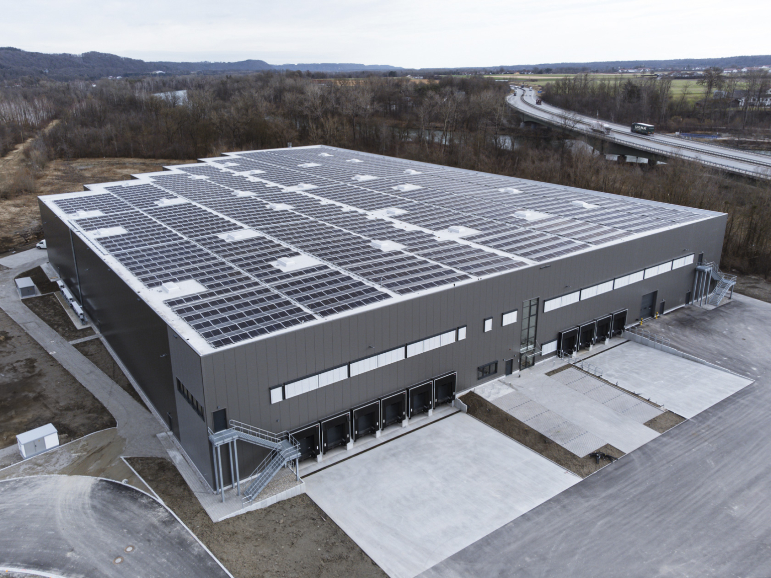 Tragwerke aus Holz für großflächige Hallen