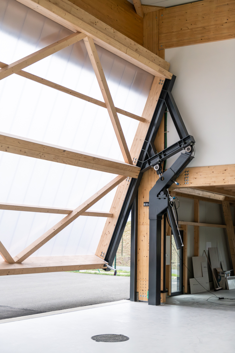 Lifting Doors by Ligna systems: Perfect for Your Hangar