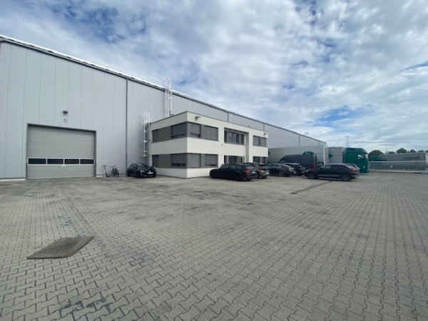 Contractors / Hall Builders